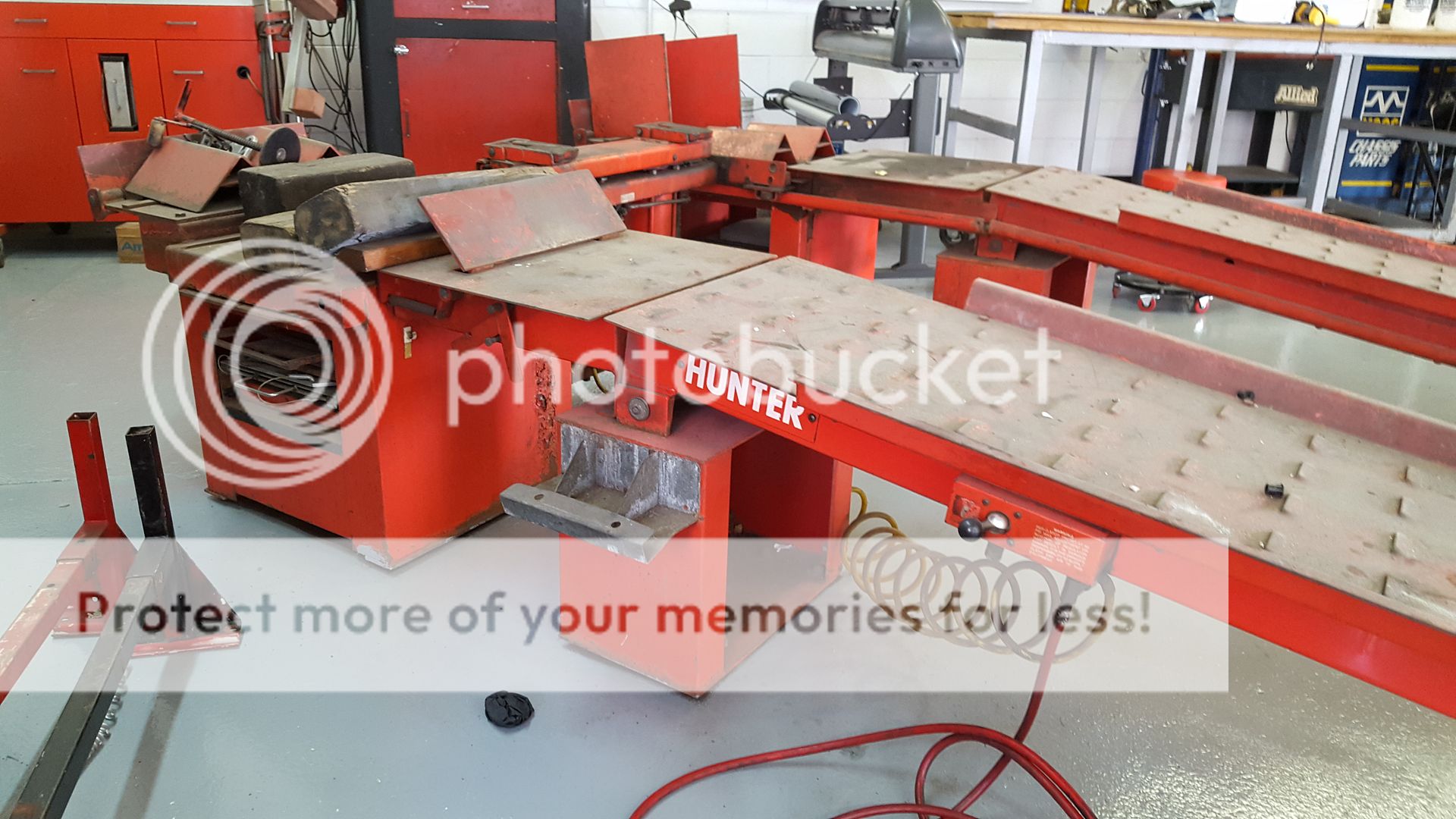 Hunter 4 Wheel Alignment System with Rack | Pirate 4x4