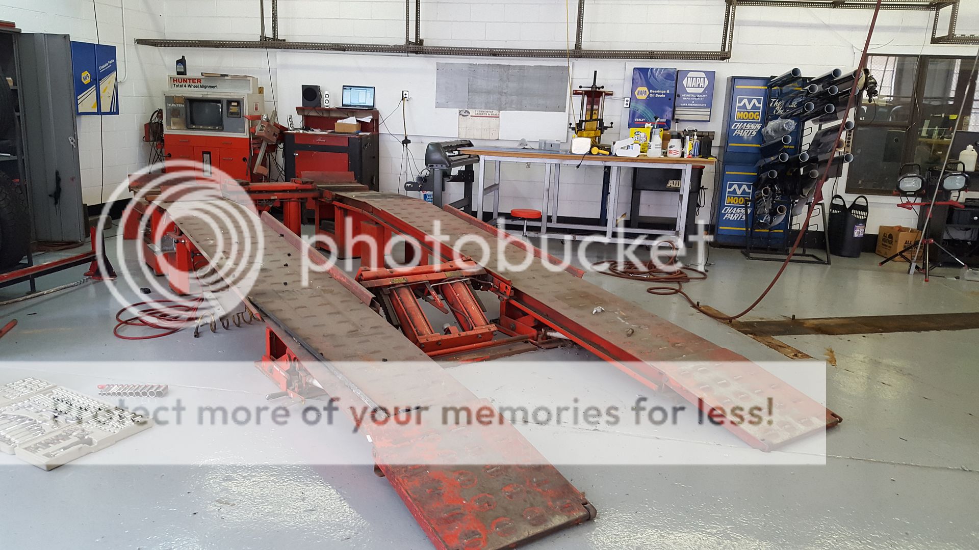 Hunter 4 Wheel Alignment System with Rack | Pirate 4x4