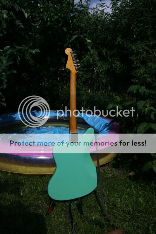 Re: '63 Jazzmaster poolside pics - OffsetGuitars.com